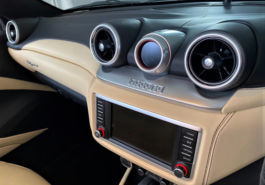 2015 (65) Ferrari California 3.8 V8 T. Finished in Nero Silverstone ...