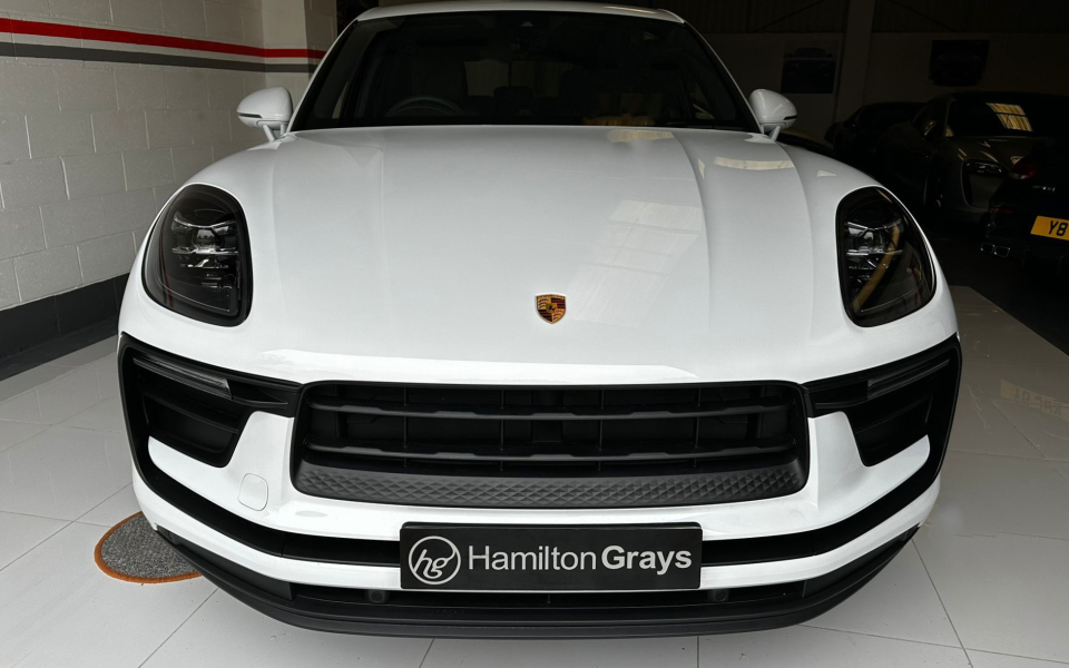 2023 (23) Porsche Macan 2.0T PDK 4WD. As New, In Carrara White Metallic ...