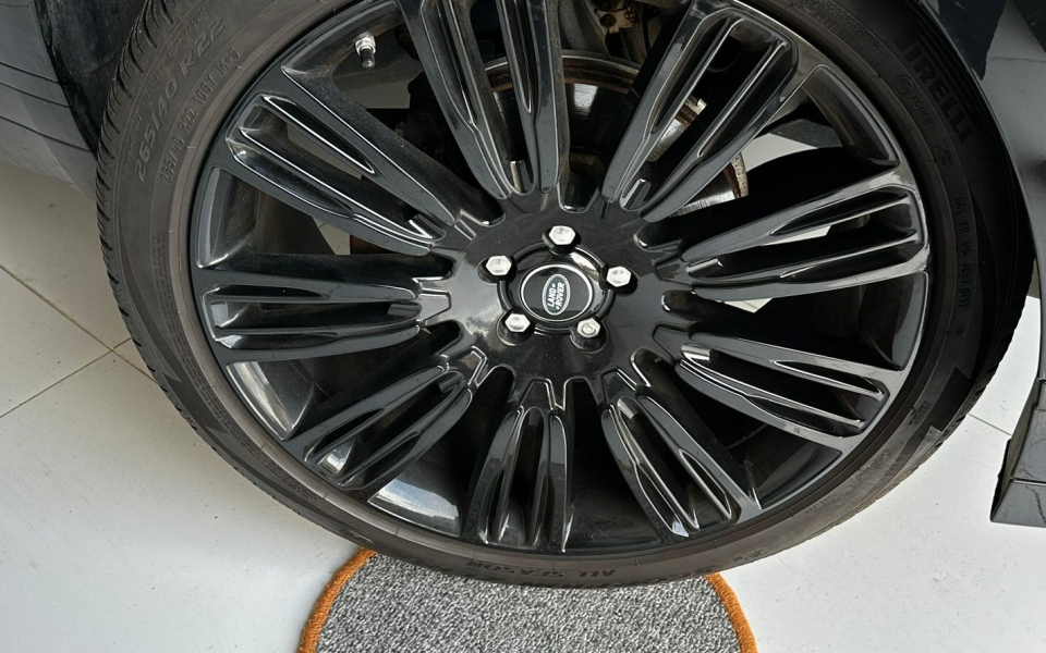 2019 (68) Range Rover Velar 2.0 D180 R-Dynamic HSE Auto 4WD. In ...